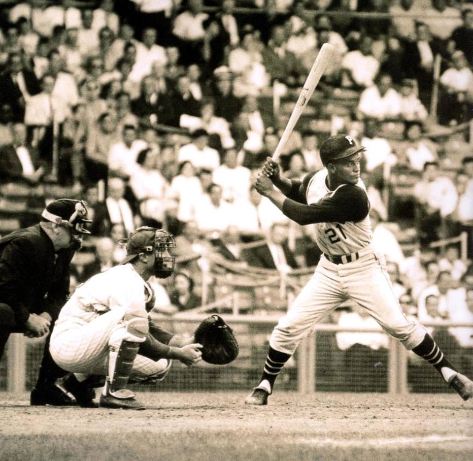 Our Annual Tribute to Roberto Clemente! "HE'S GOT IT!!" - Baseball ...