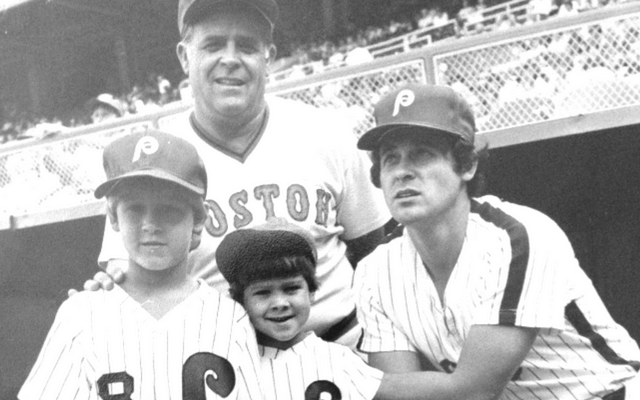 Great Photo of Roberto Clemente With His Children! - Baseball History ...